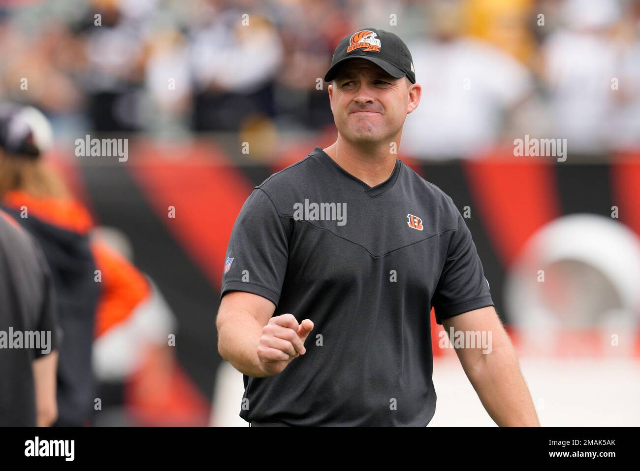 Cincinnati Bengals head coach Zac Taylor watches during warm ups before ...