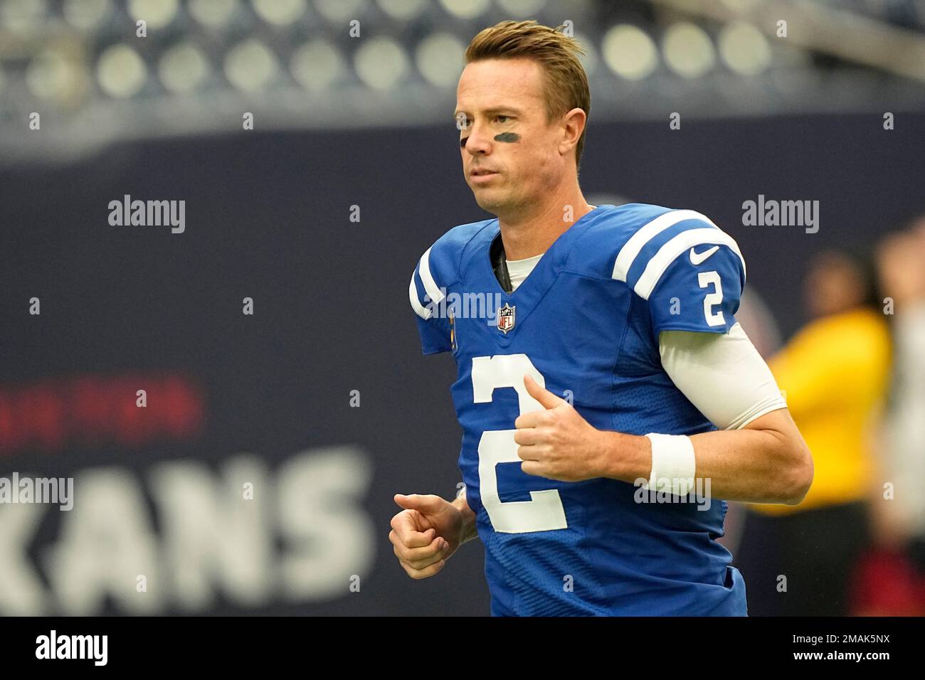 Indianapolis Colts quarterback Matt Ryan (2) warms up prior to an NFL ...