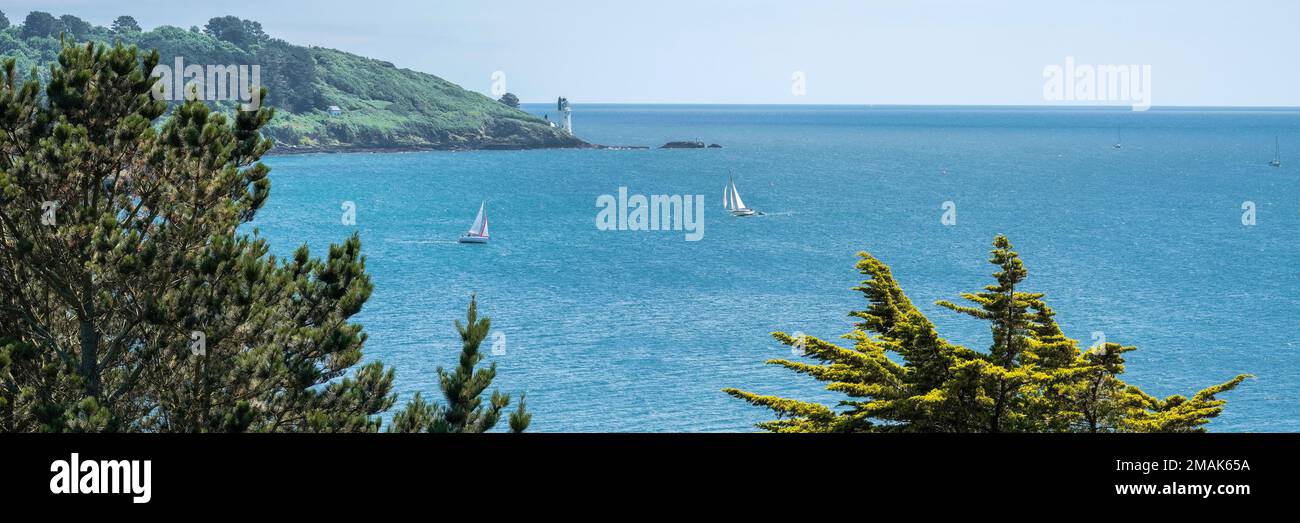 View the sailing and St Anthony Head lighthouse, Cornwall UK Stock ...