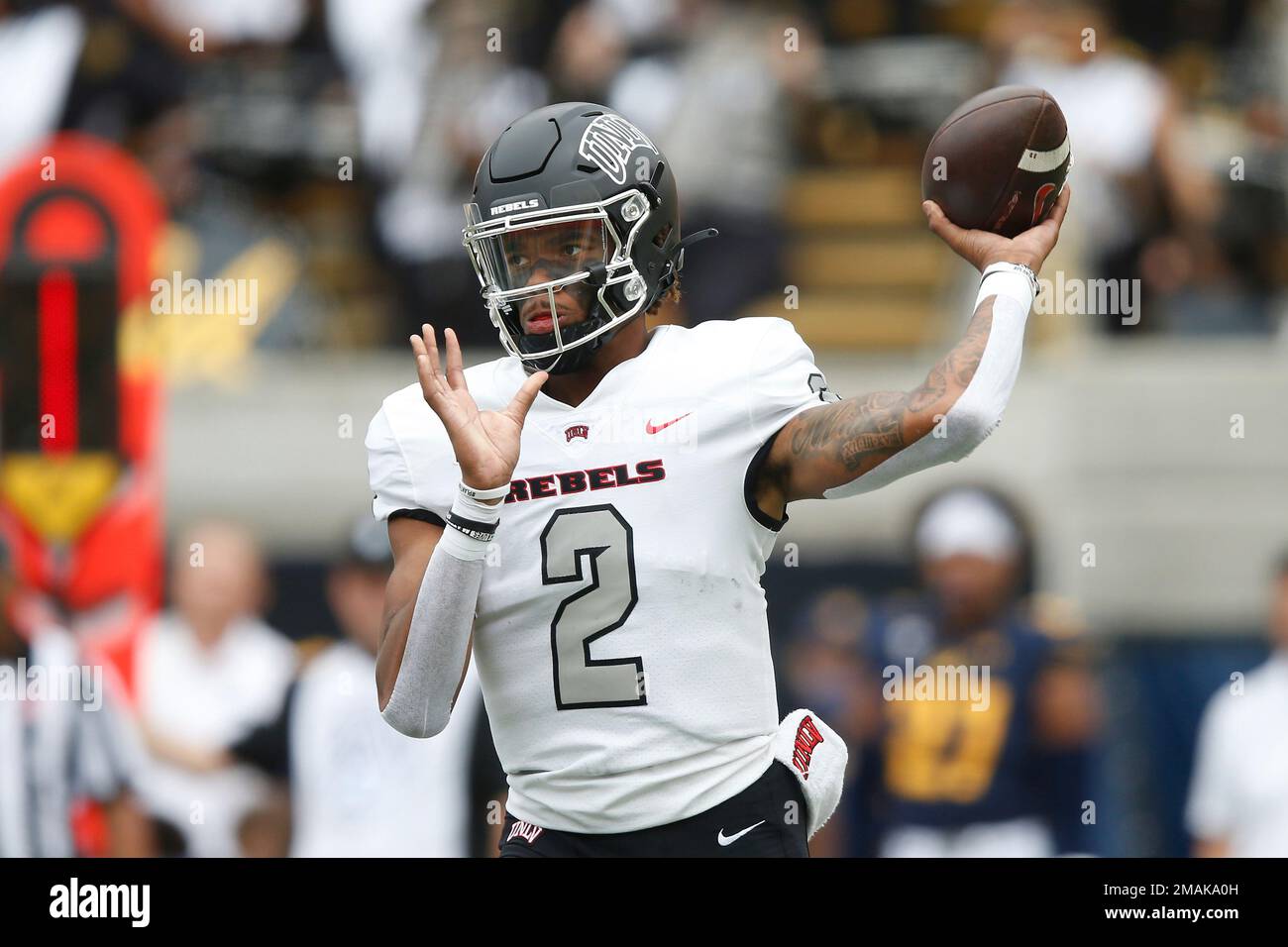 UNLV Rebels quarterback Doug Brumfield (2) looks to pass the ball in ...