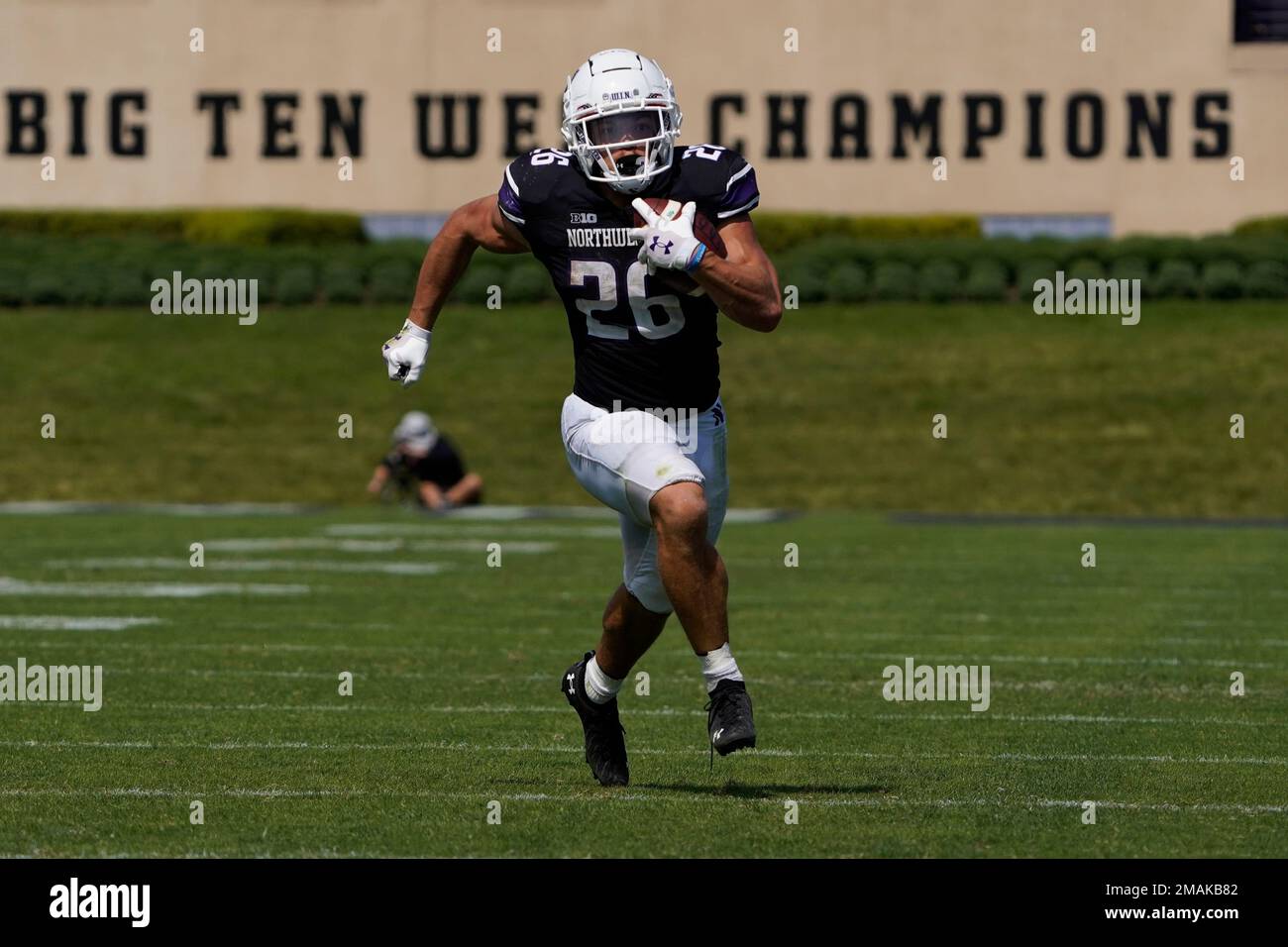 Northwestern running back Evan Hull (26) runs for a touchdown against ...