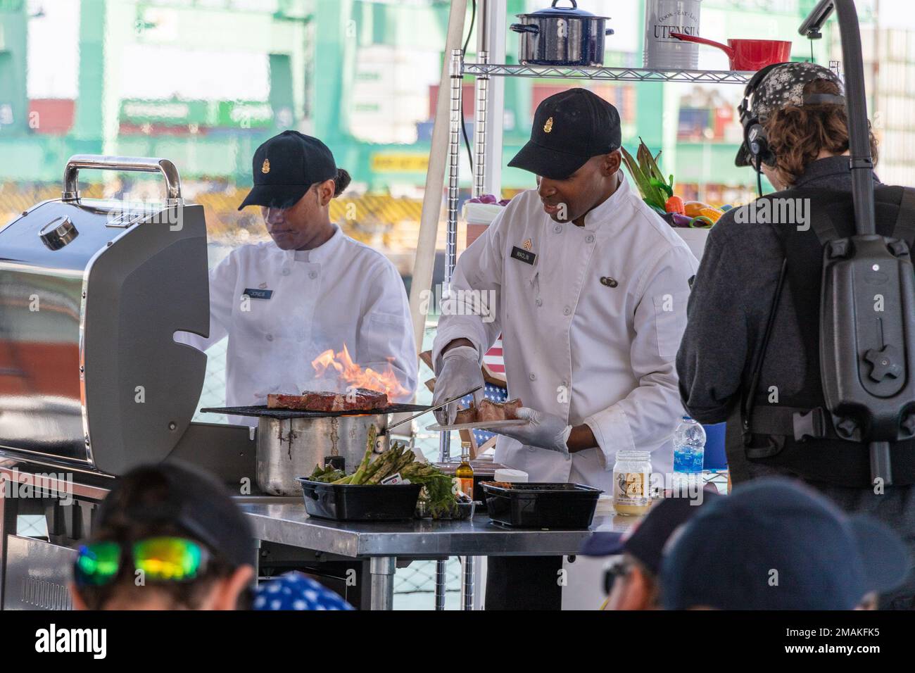 American army cooking hi-res stock photography and images - Alamy