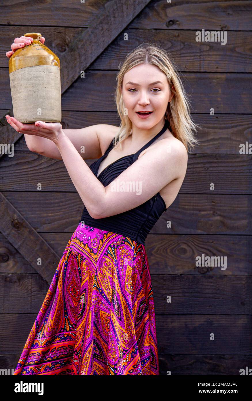 Woman in cold city wearing hi-res stock photography and images - Alamy