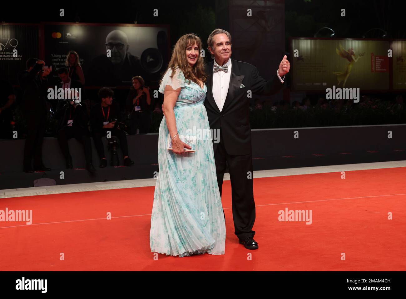 Beau Bridges, right, and Wendy Treece Bridges pose for photographers ...