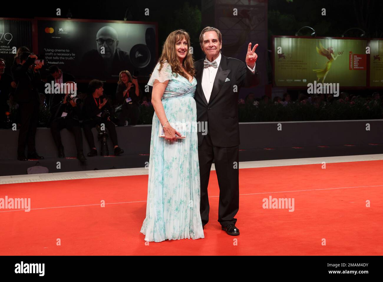 Beau Bridges, right, and Wendy Treece Bridges pose for photographers ...