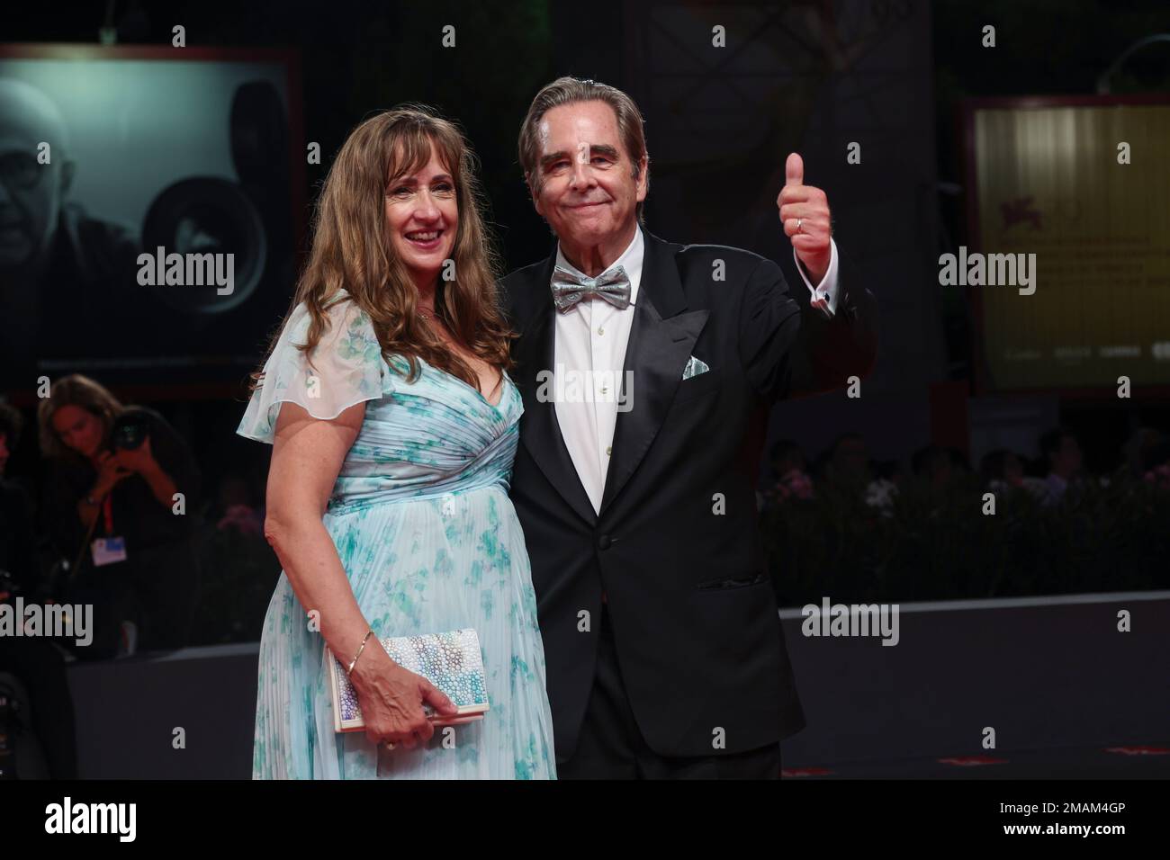 Beau Bridges, right, and Wendy Treece Bridges pose for photographers ...