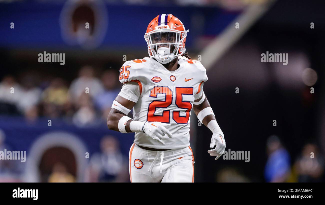 Clemson's Jalyn Phillips (25) defends during the second half of an NCAA ...