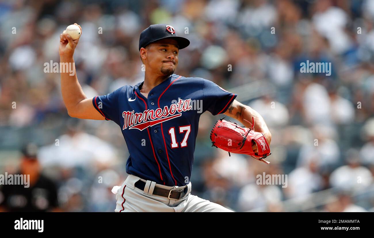 Minnesota Twins starting pitcher Chris Archer (17) throws against the ...
