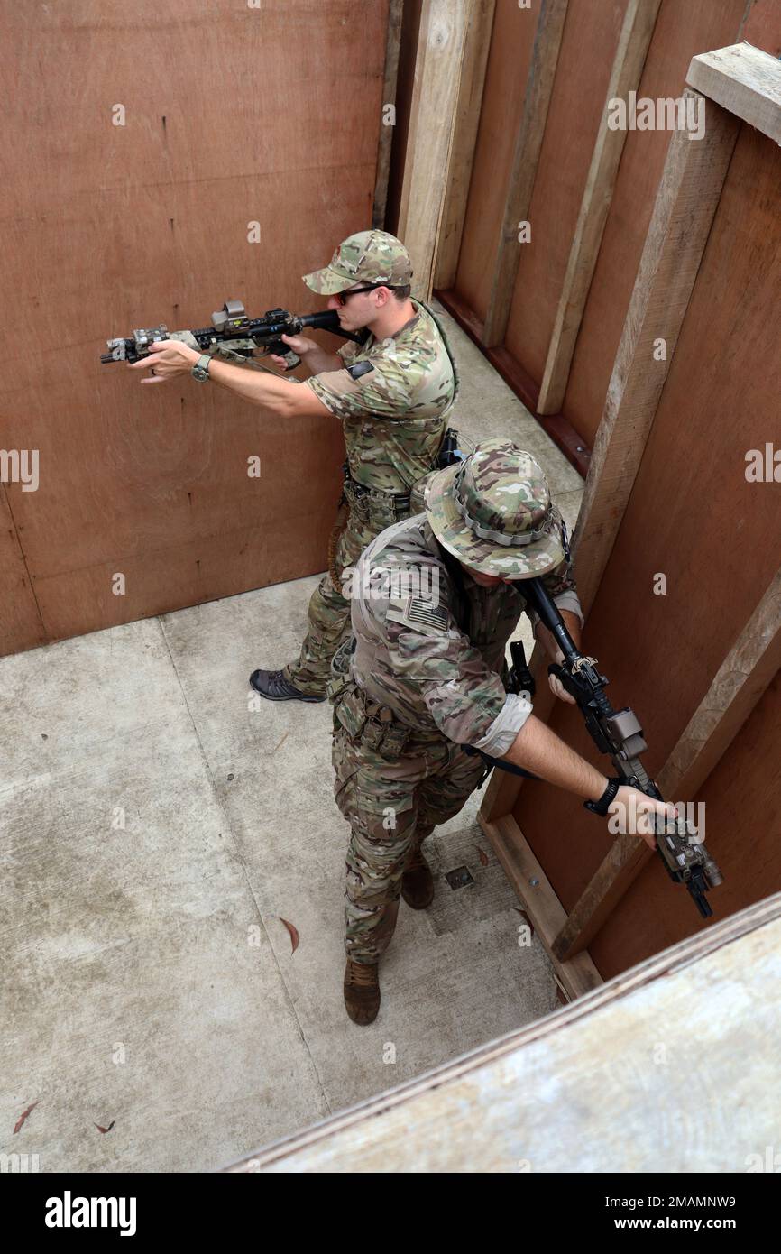 Green Berets with 1st Special Forces Group (Airborne) conduct a close ...