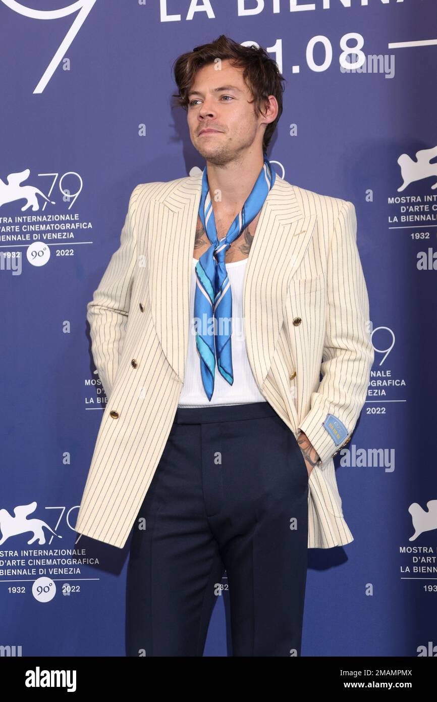 Harry Styles poses for photographers at the photo call for the film ...