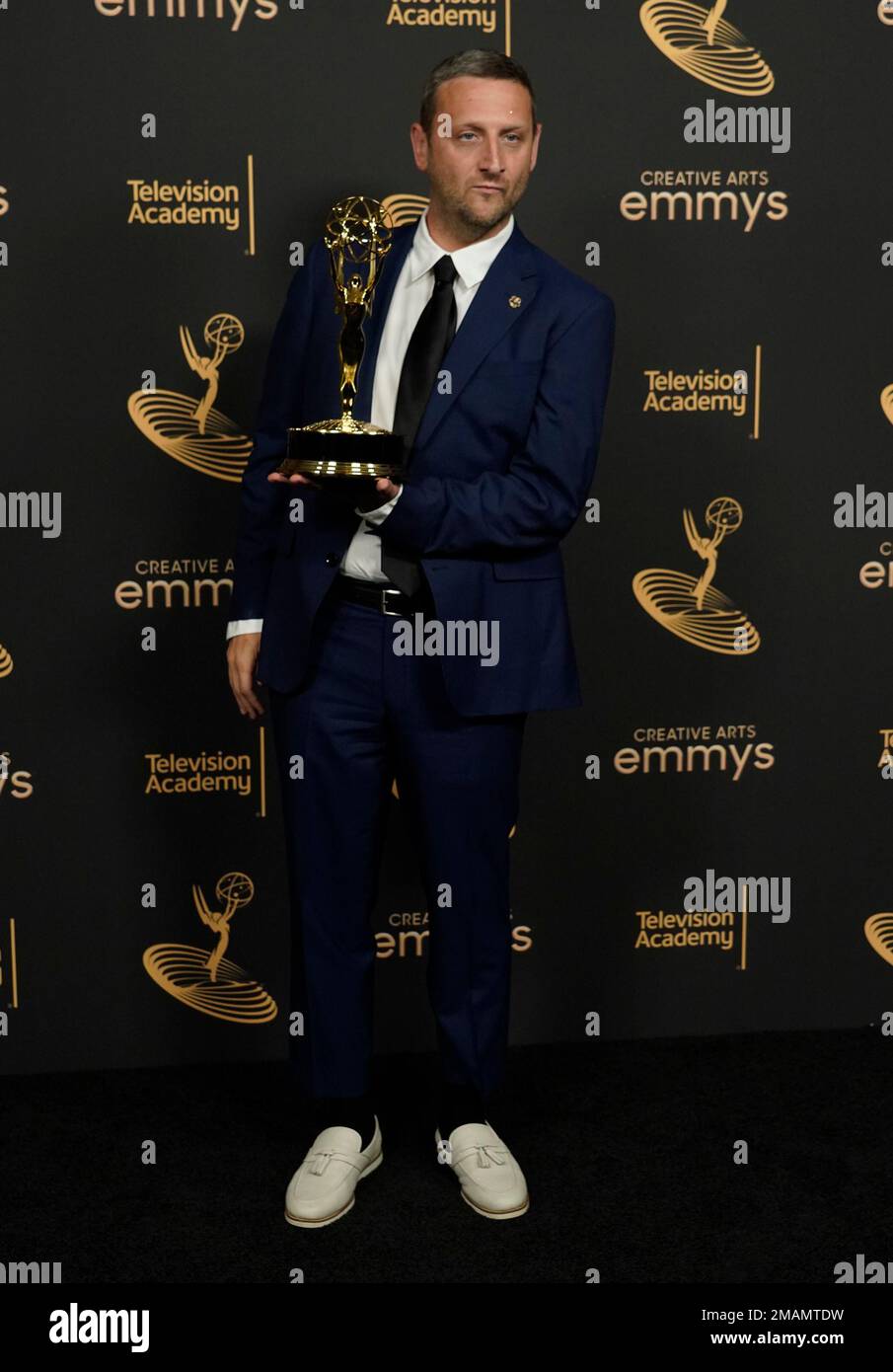 Tim Robinson poses in the press room with outstanding actor in a short ...