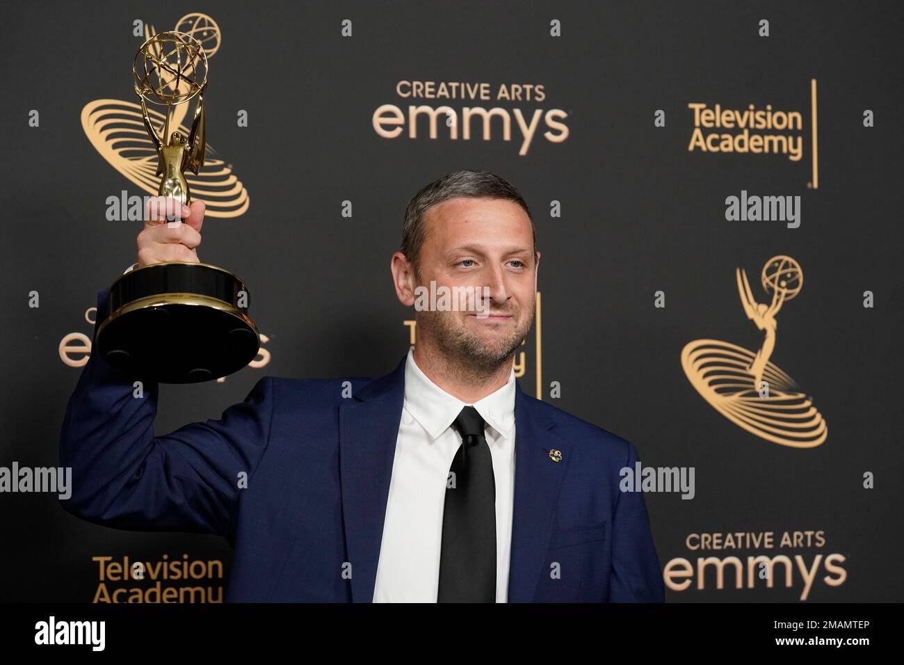 Tim Robinson poses in the press room with outstanding actor in a short ...
