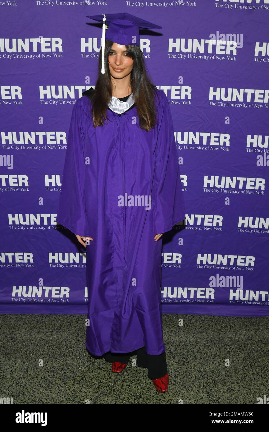 Emily ratajkowski 2023 hi-res stock photography and images - Alamy