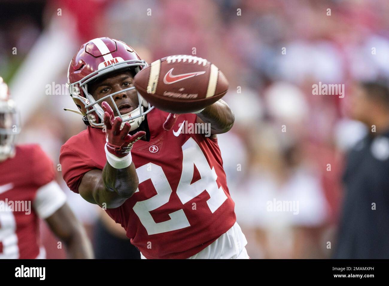 Alabama wide receiver/running back Emmanuel Henderson Jr. (24) warms up ...