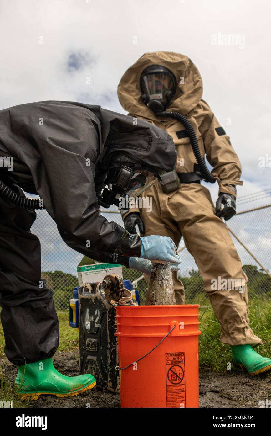 Leak specialists hi-res stock photography and images - Alamy