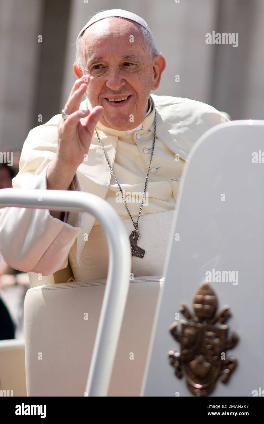 Pope Francis leaves at the end of the beatification ceremony of late ...