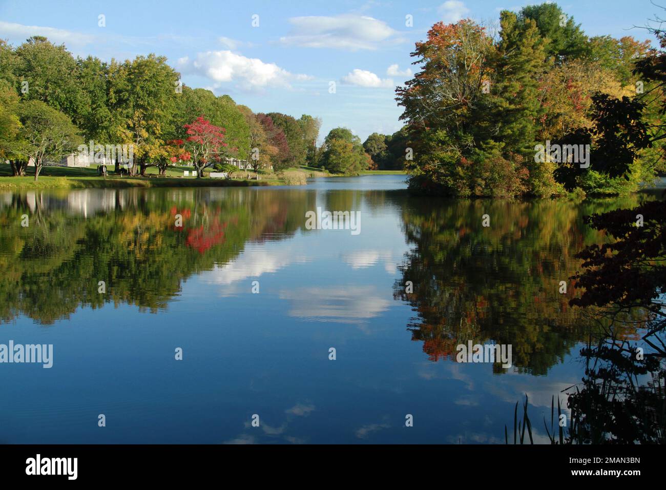 Blue Ridge Parkway, Virginia, USA. View of Abbott Lake in a beautiful ...
