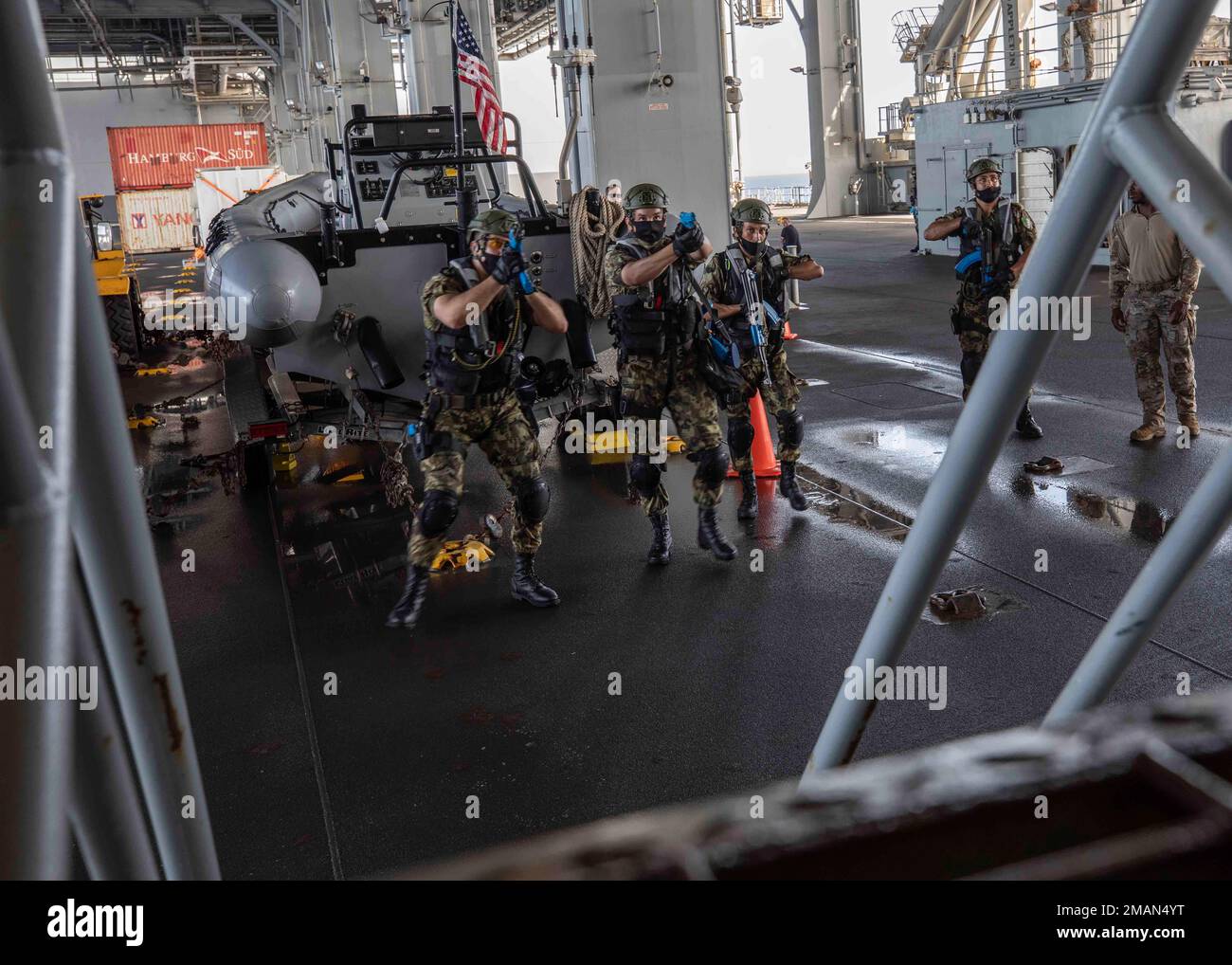 Search and sweep hi-res stock photography and images - Alamy