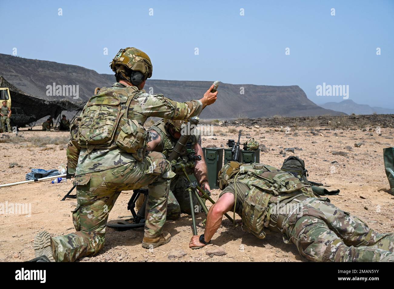 U.S. Army Infantrymen assigned to the East Africa Response Force (EARF ...