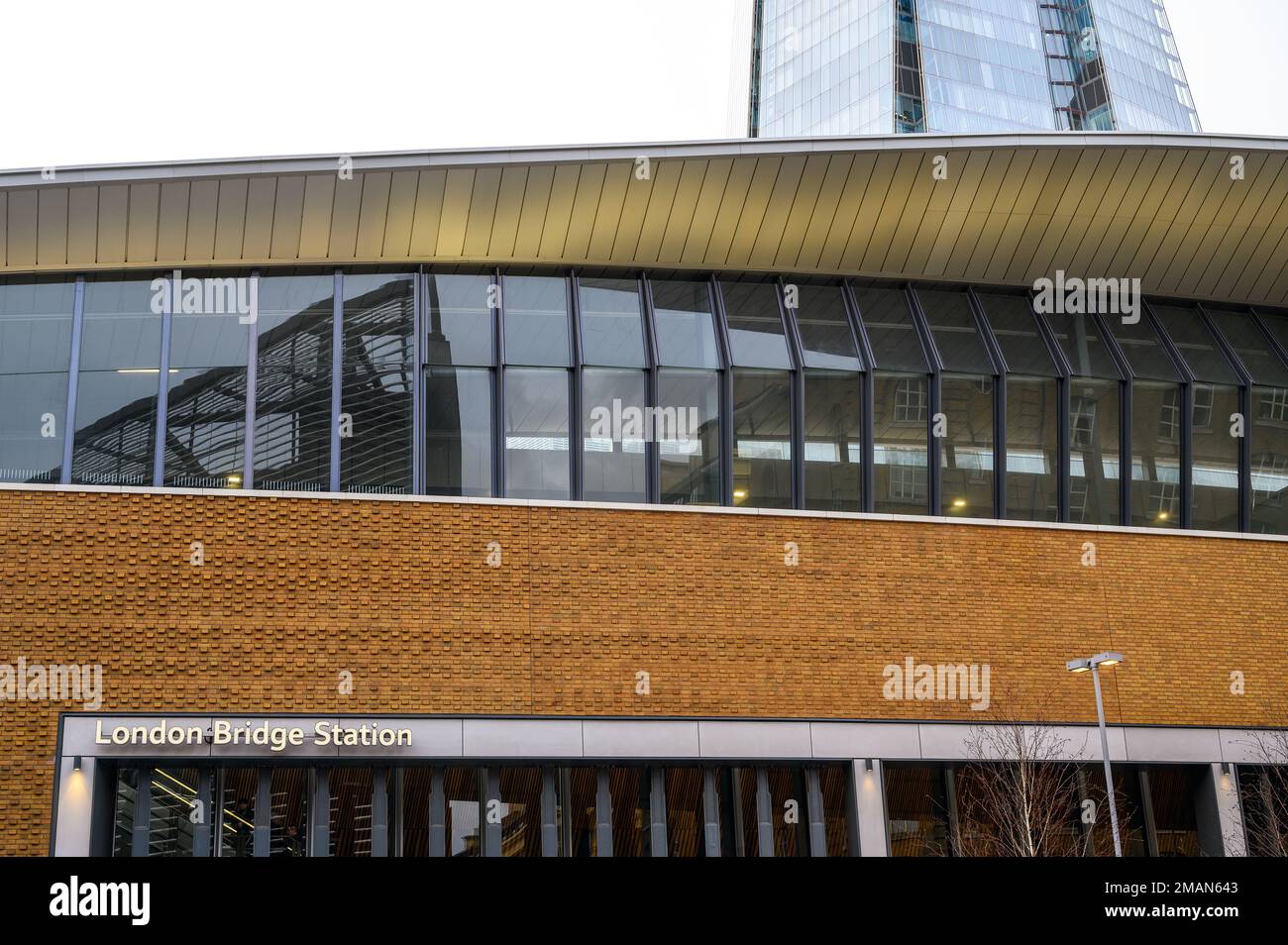 London Bridge Station, London / UK: The entrance to London Bridge ...