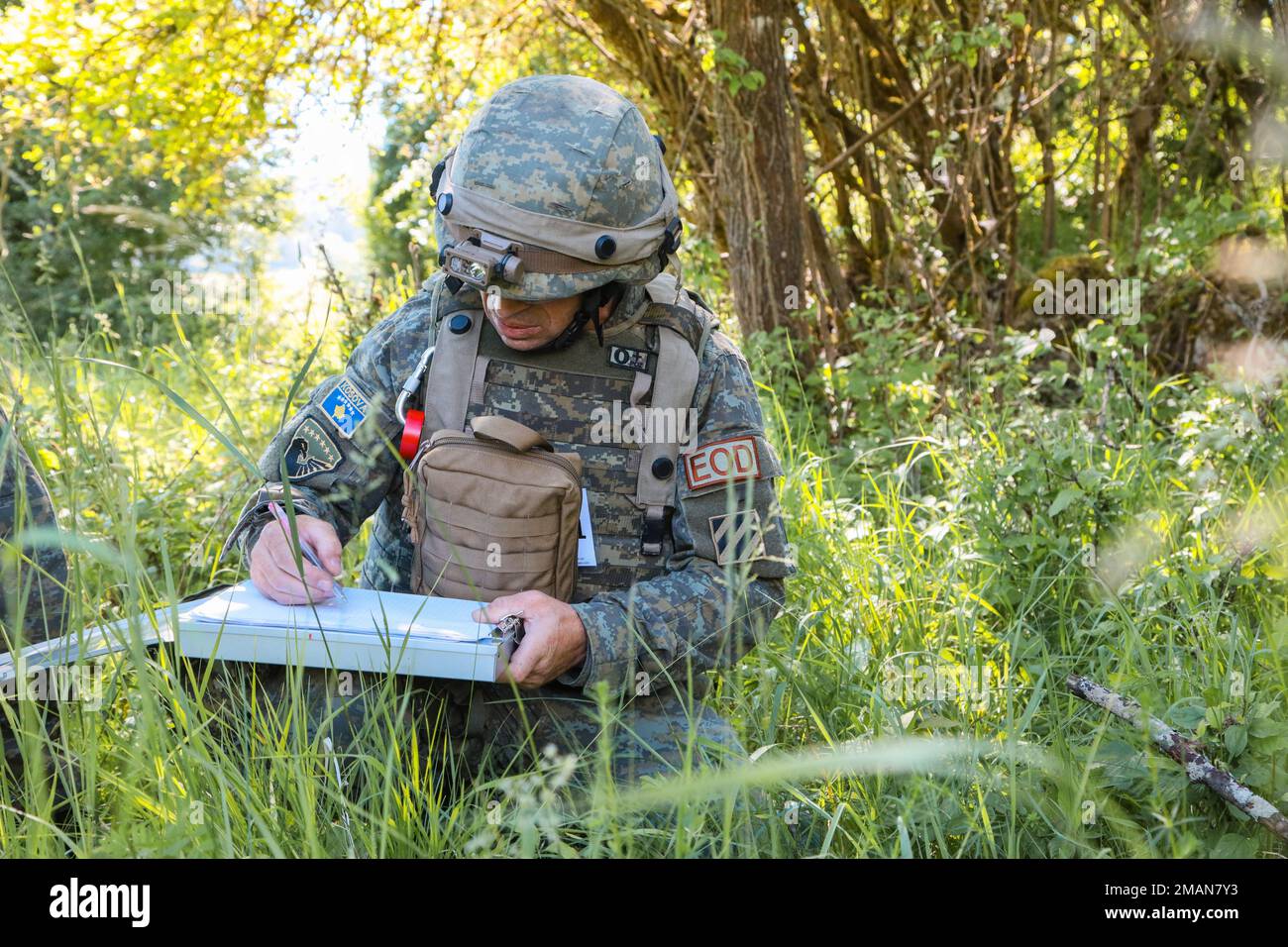 A Kosovo soldier assigned to Kosovo Security Force Explosive Ordinance ...