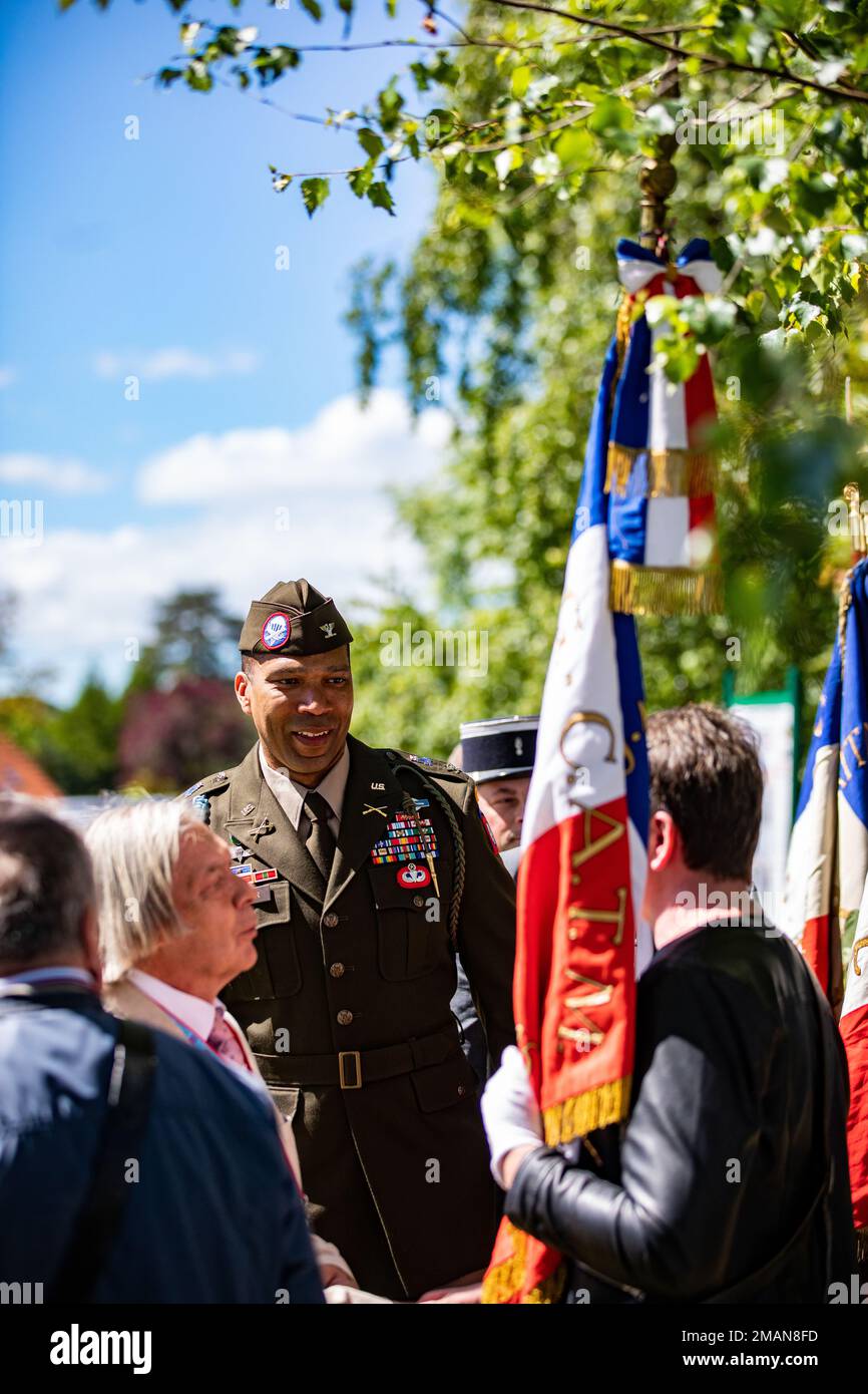 The commune of Amfreville honors the 507th Parachute Infantry Regiment ...