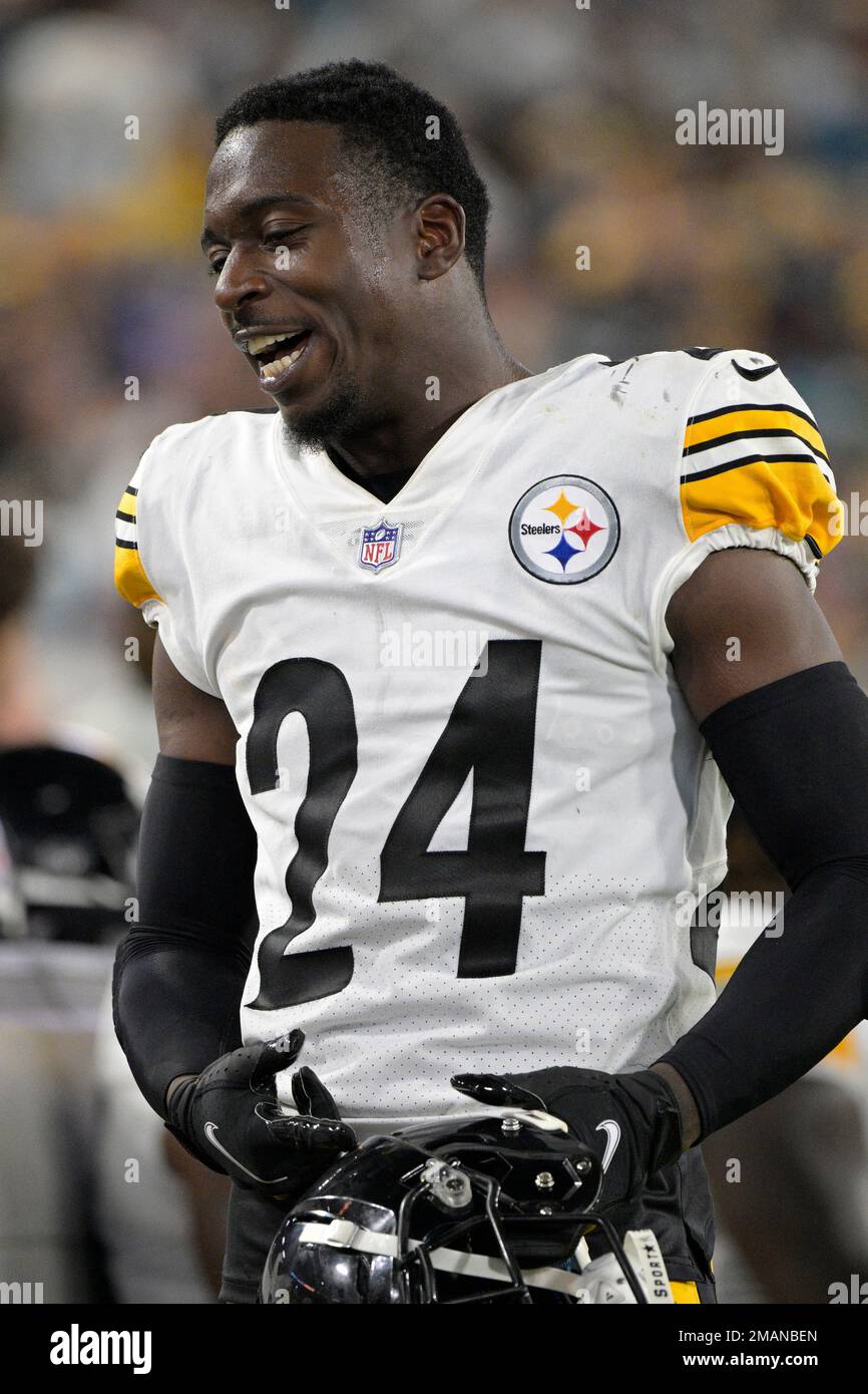Pittsburgh Steelers safety Damontae Kazee (24) stands on the sideline ...