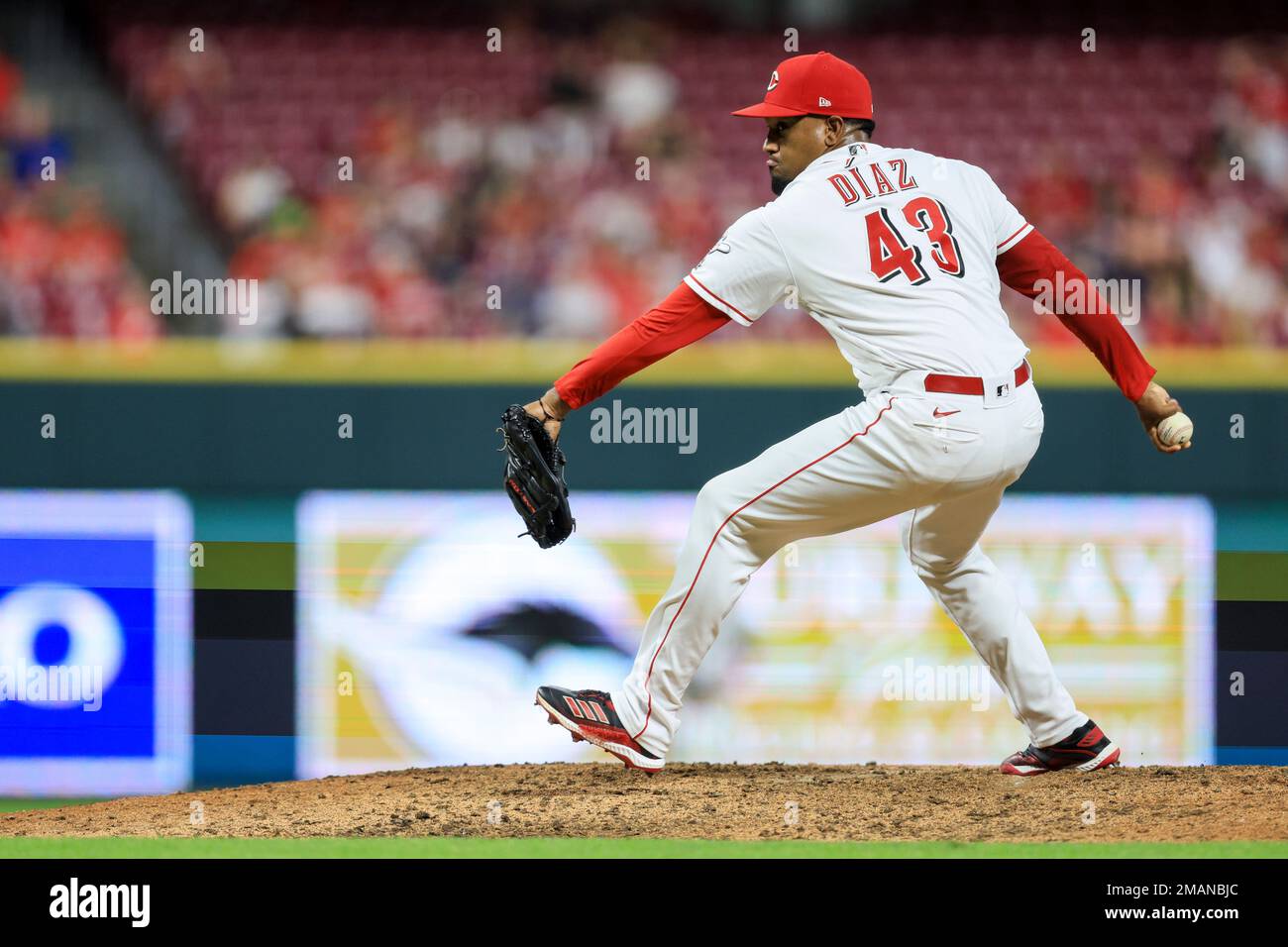 Cincinnati Reds' Alexis Diaz throws during a baseball game against the ...