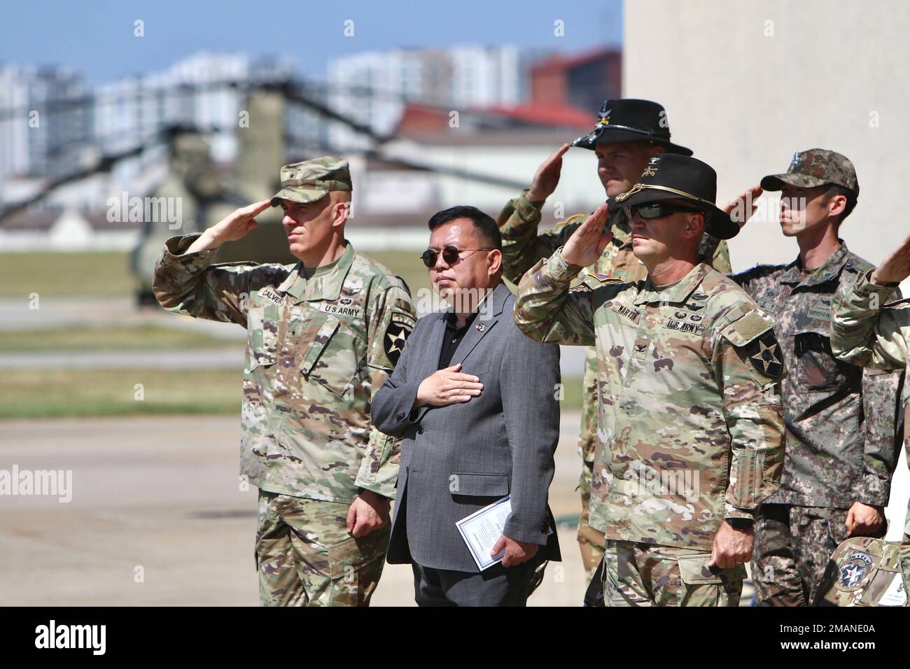 From left to right: Brig. Gen. Lance Calvert, Lt. Gen. (Ret.) Chun In ...