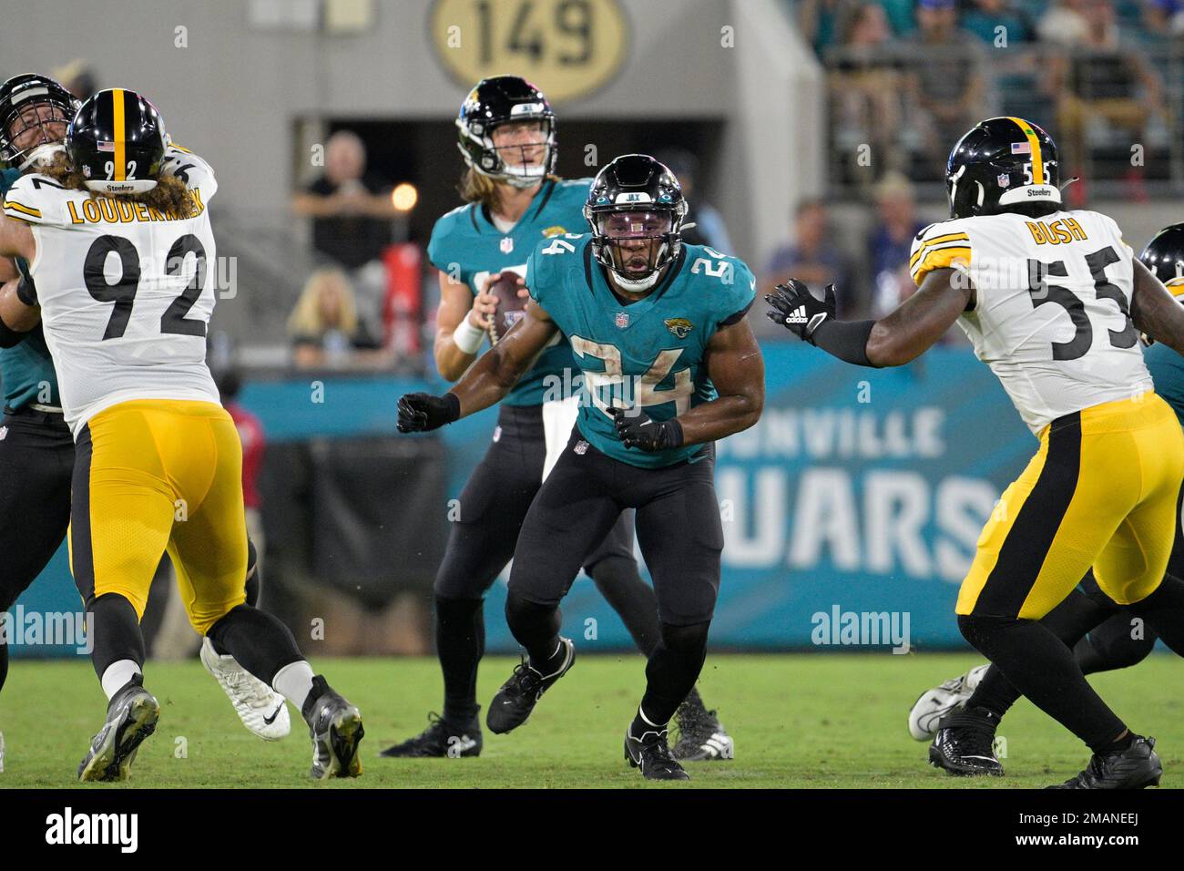 Jacksonville Jaguars running back Snoop Conner (24) goes out for a pass ...