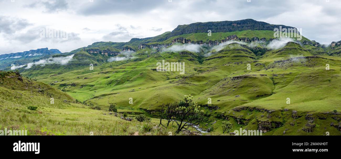 Landscape of the Drakensberg Mountains, KwaZulu Natal, South Africa ...
