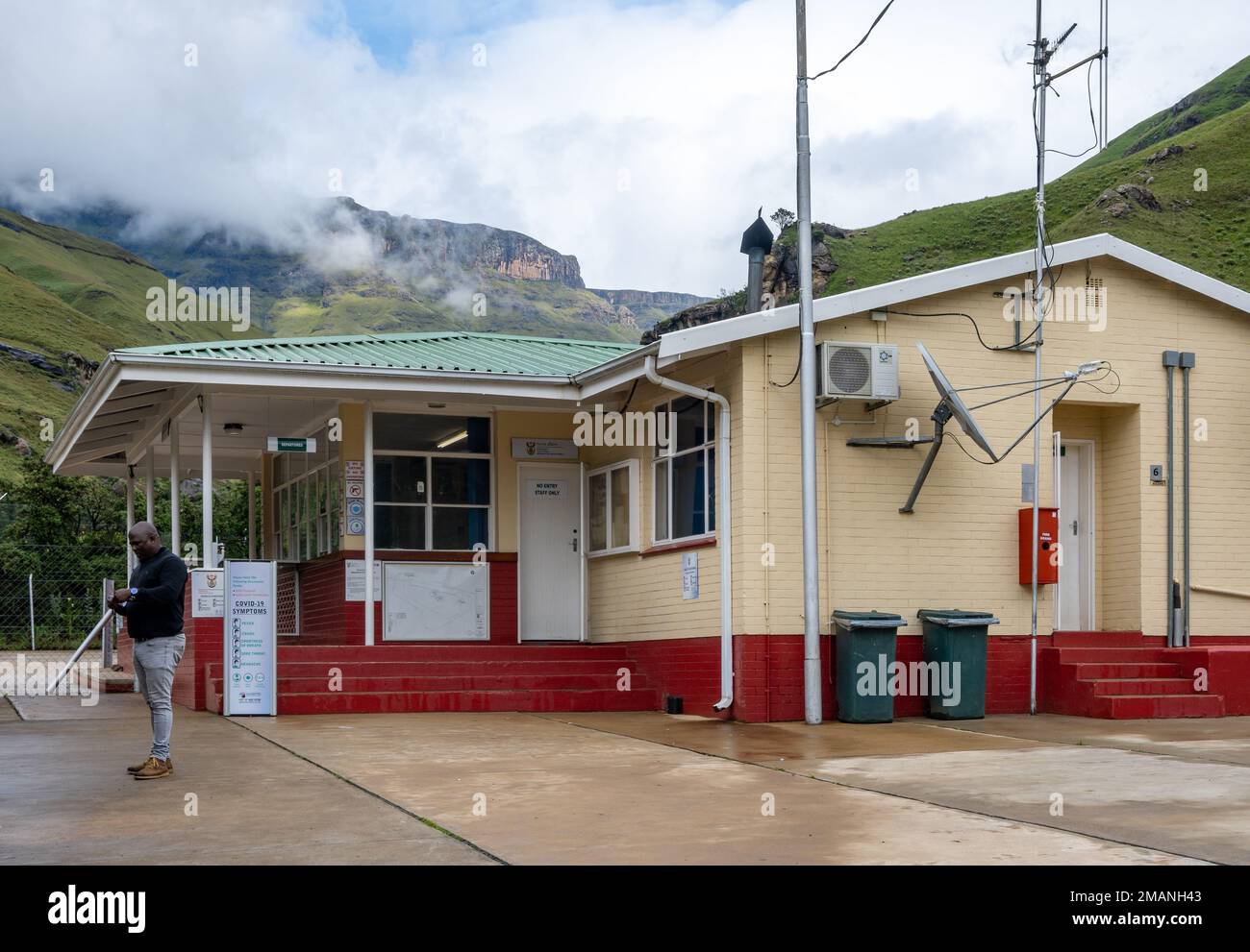 South africa and lesotho border hi-res stock photography and images - Alamy