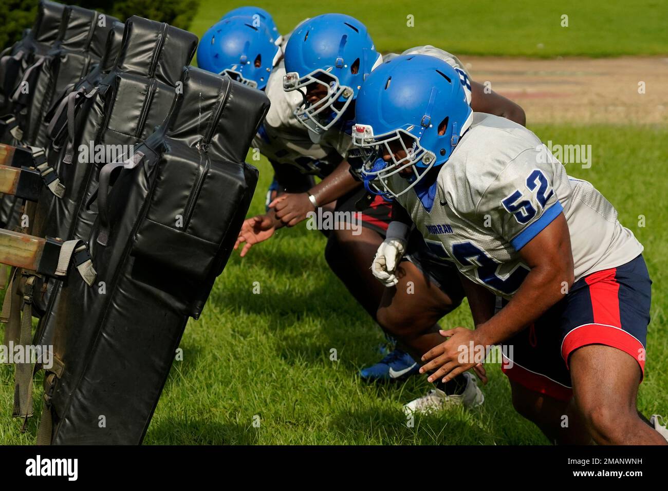 Murrah High School football offensive linemen square up against the ...