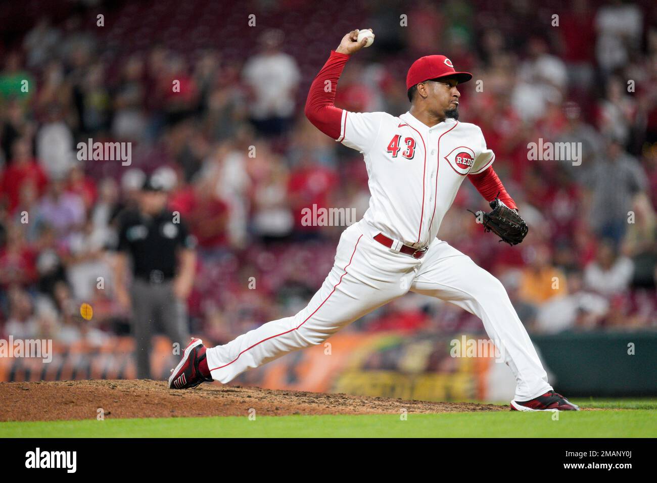 Cincinnati Reds relief pitcher Alexis Diaz (43) plays in a baseball ...