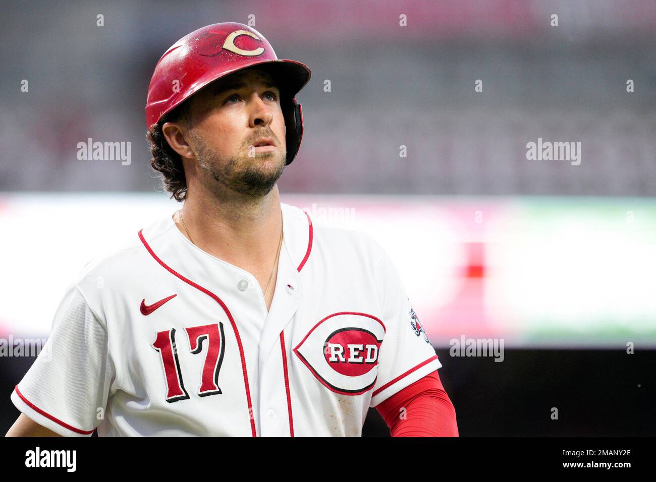 Cincinnati Reds' Kyle Farmer (17) plays in a baseball game against the ...