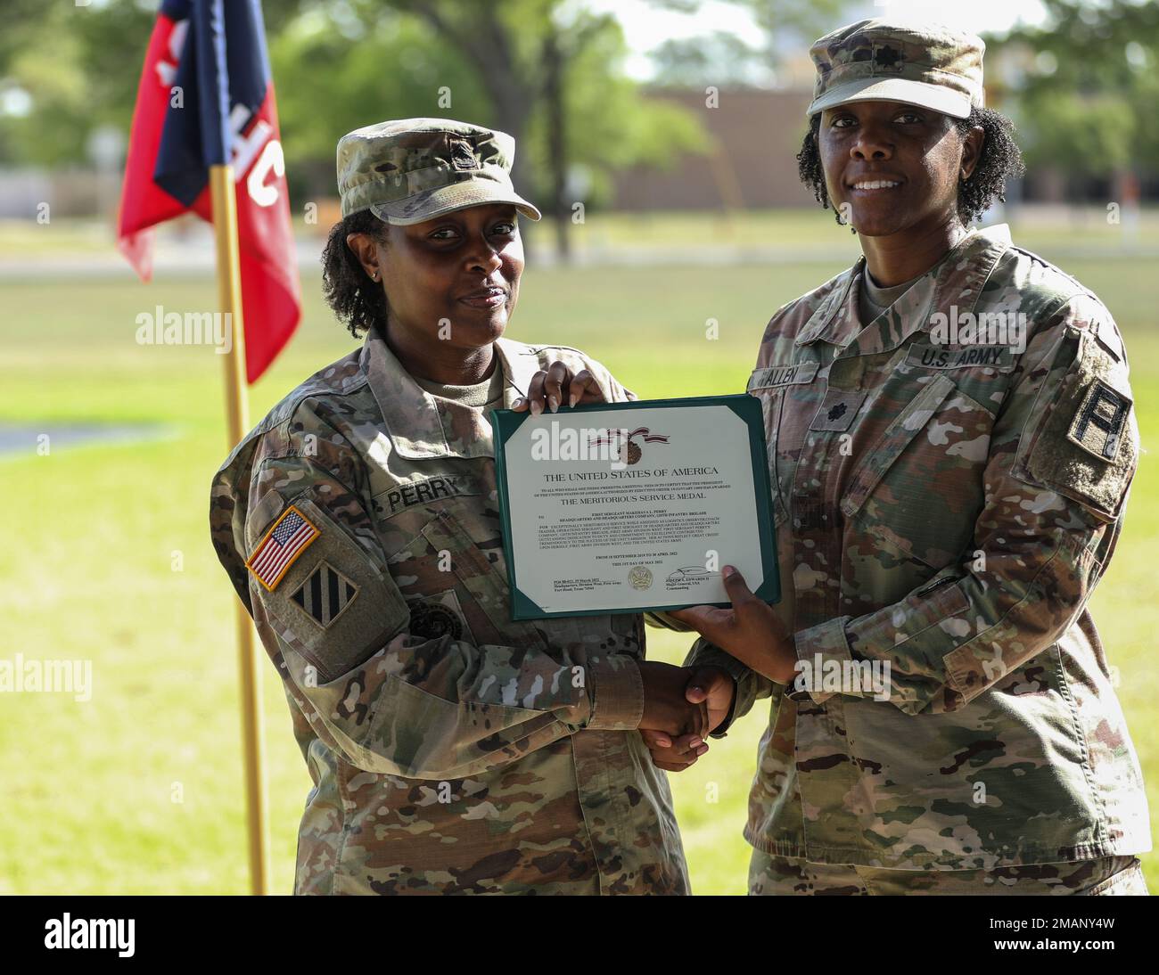 FORT HOOD, Texas– U.S. Army Lt. Col. Deshaunda Allen presented the Meritorious Service Medal to ...