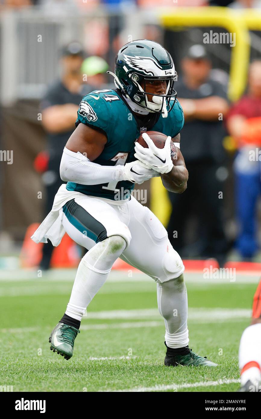 Philadelphia Eagles running back Kenneth Gainwell plays against the ...