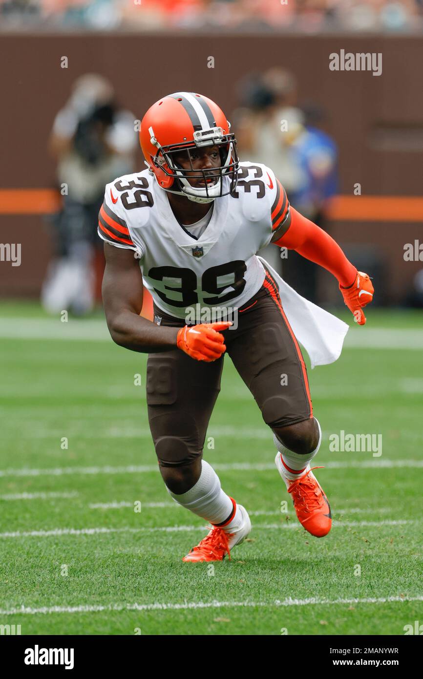 Cleveland Browns safety Richard LeCounte III plays against the ...
