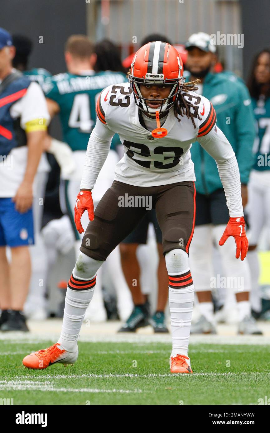 Cleveland Browns cornerback Martin Emerson Jr. plays against the ...