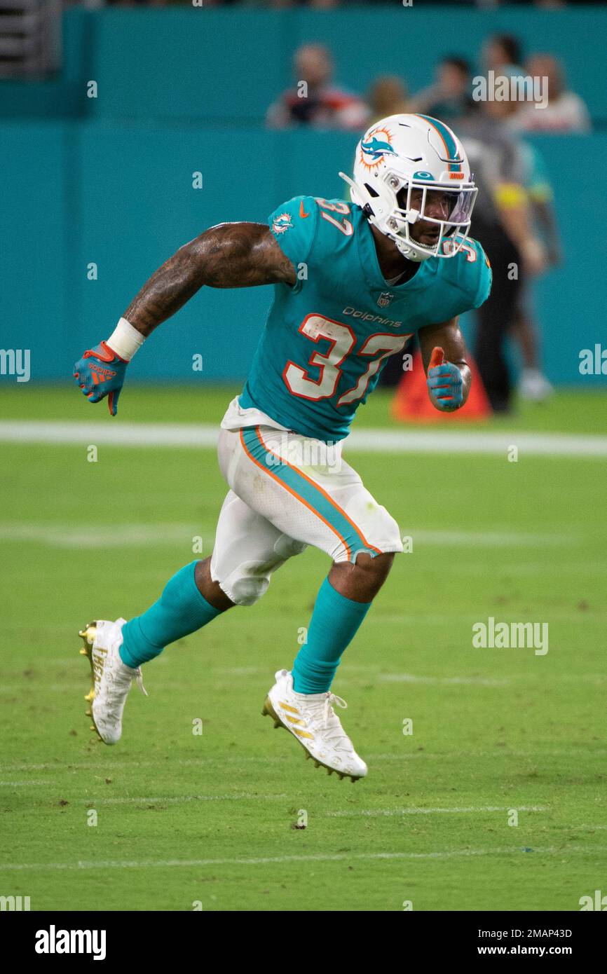 Miami Dolphins running back Myles Gaskin (37) runs a play during an NFL ...