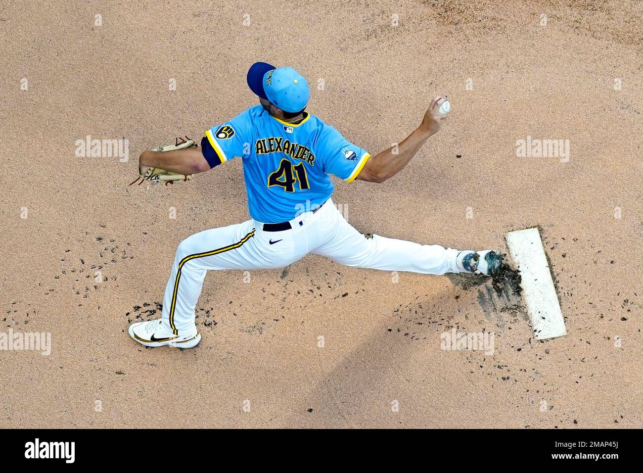 Milwaukee Brewers starting pitcher Jason Alexander throws during the ...