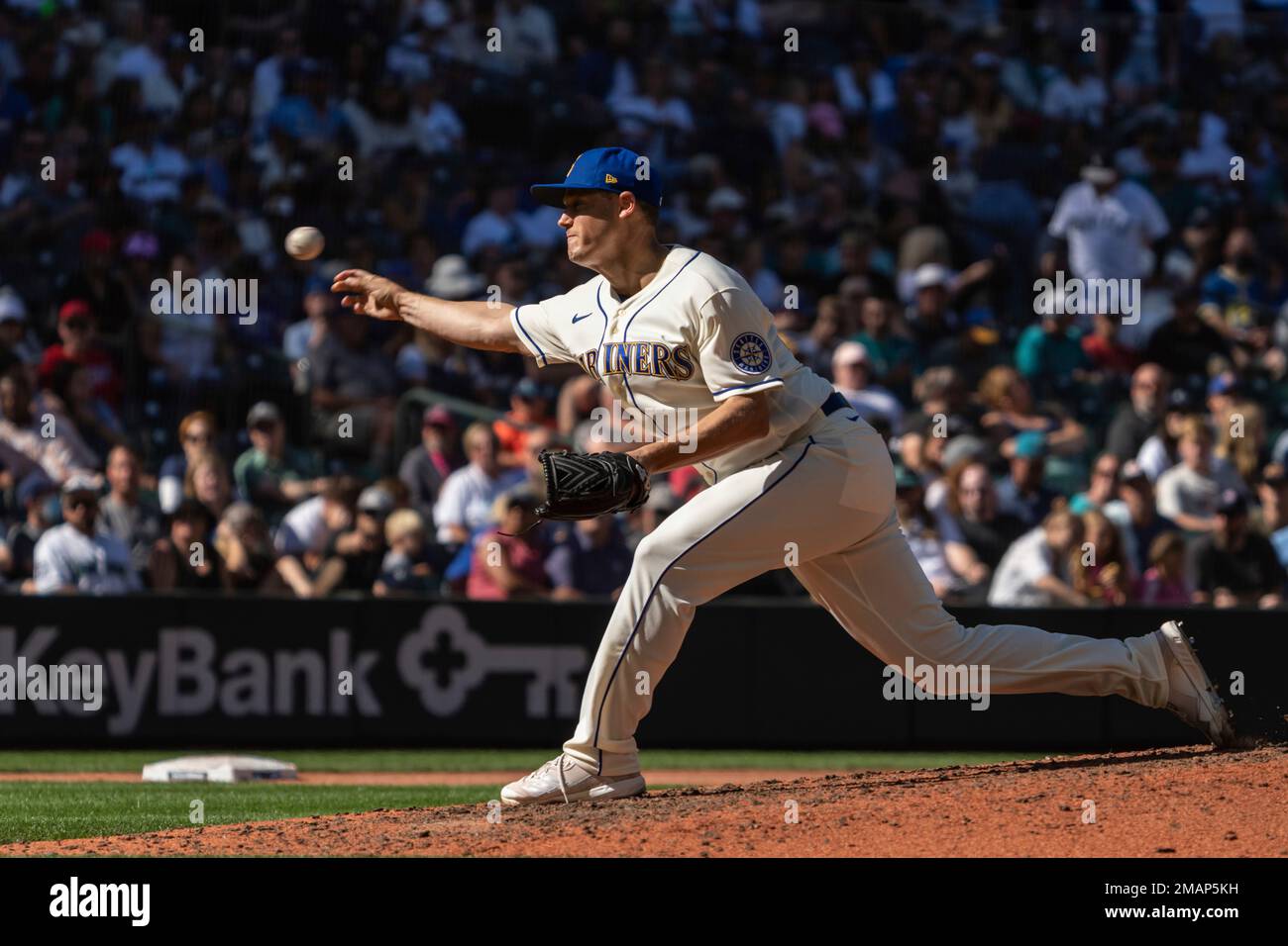 Seattle Mariners reliever Paul Sewald delivers a pitch during a ...