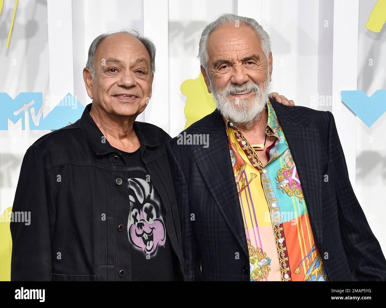 Cheech Marin, left, and Tommy Chong arrive at the MTV Video Music ...
