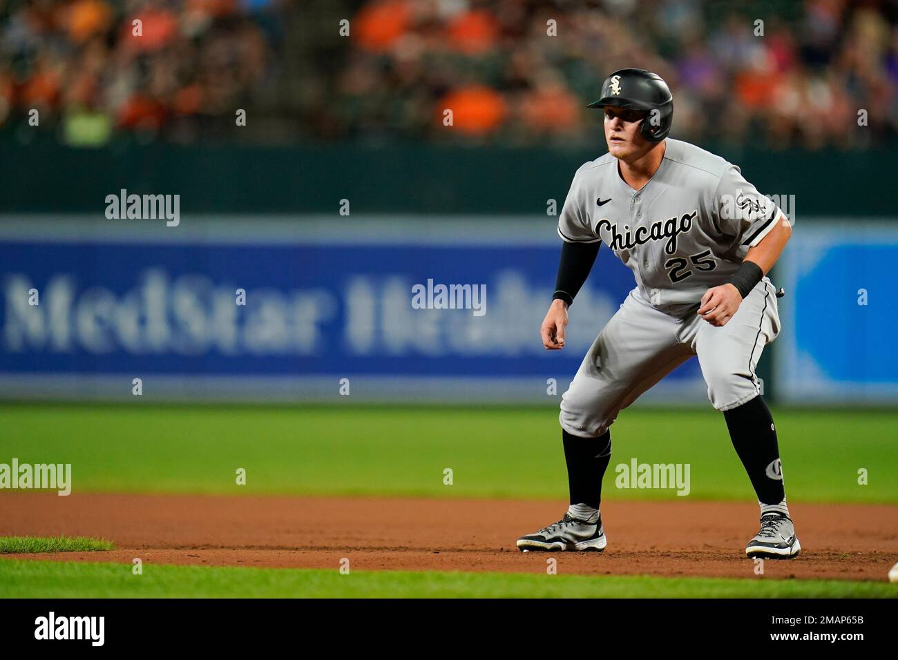 Chicago White Sox's Andrew Vaughn leads off from first base against the ...