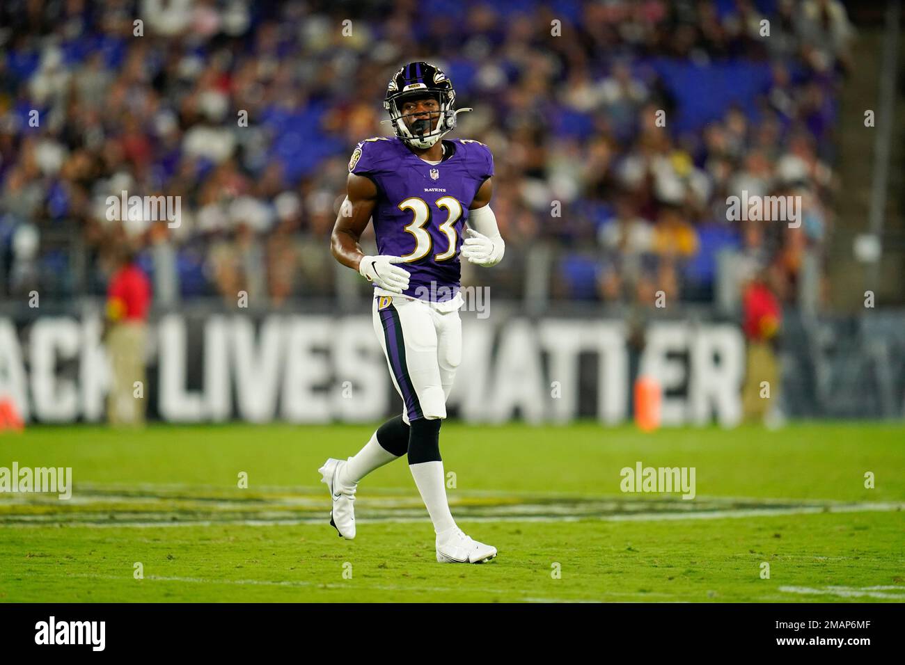 Baltimore Ravens cornerback David Vereen (33) lines up against the ...