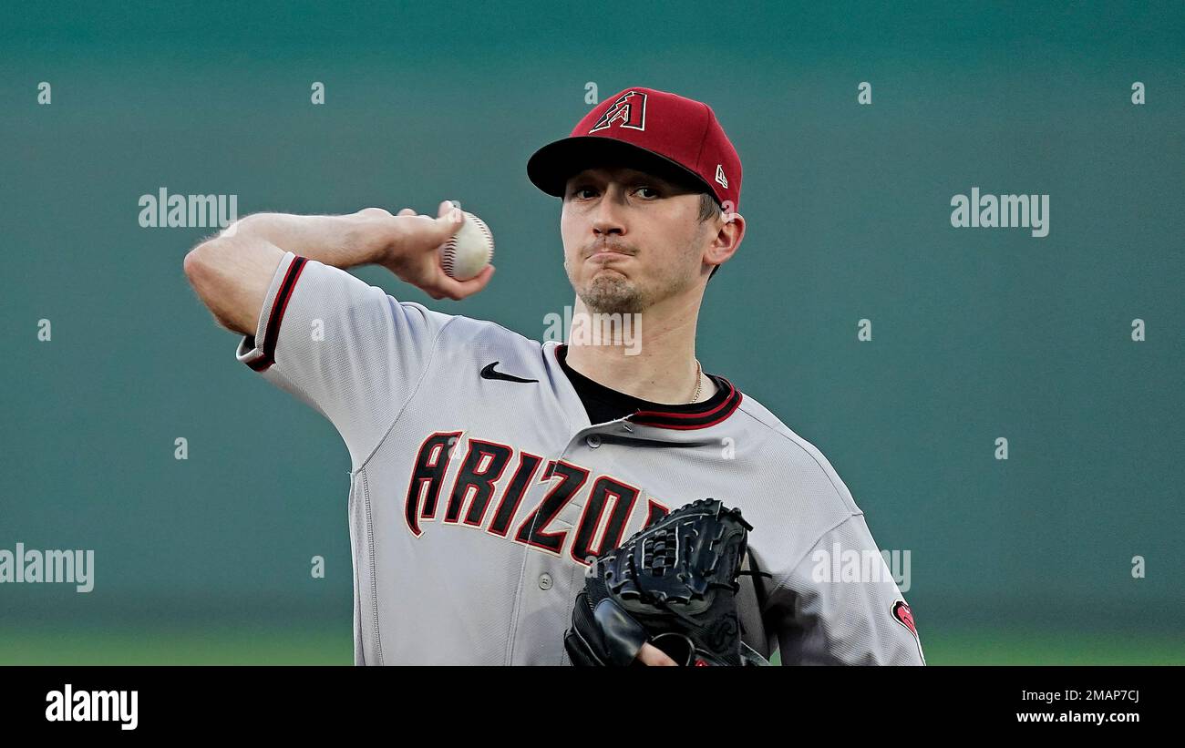 Arizona Diamondbacks starting pitcher Zach Davies throws during the ...