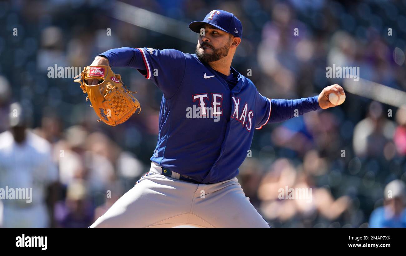 Texas Rangers starting pitcher Martin Perez (54) in the sixth inning of ...