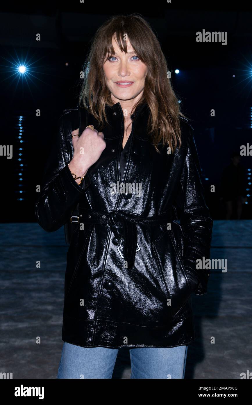 Catwalk model carla bruni hi-res stock photography and images - Alamy