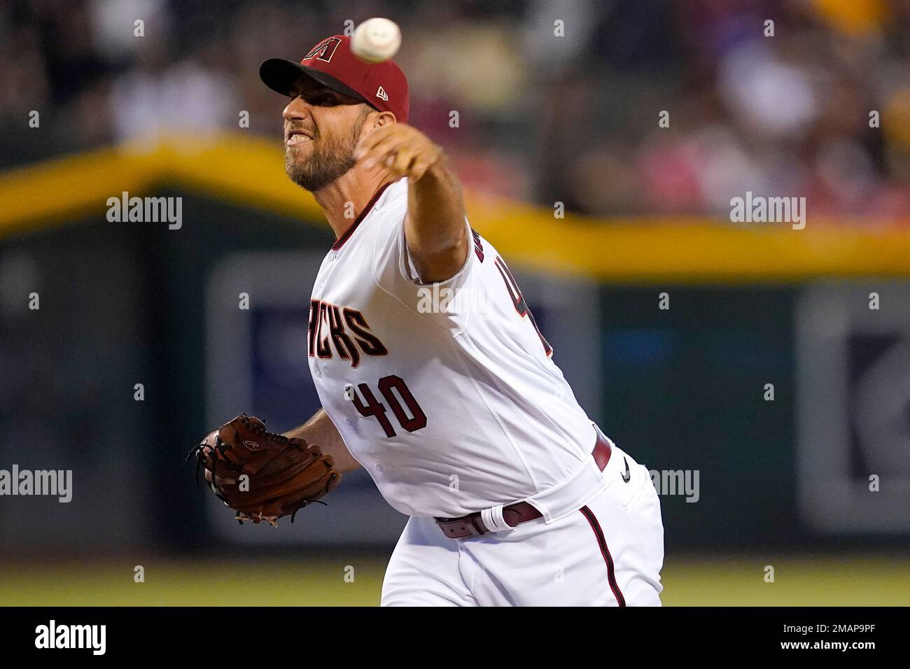 Arizona Diamondbacks starting pitcher Madison Bumgarner (40) throws ...