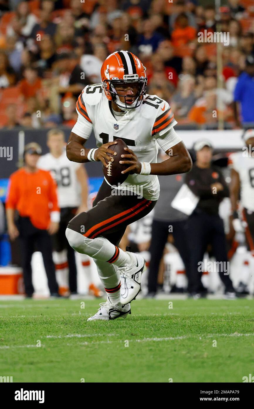 Cleveland Browns quarterback Joshua Dobbs (15) looks to throw the ball ...